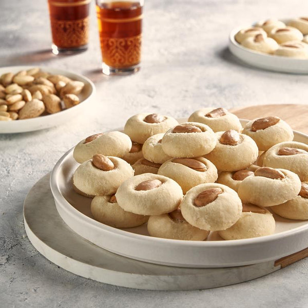 Ghoraiba balady with almonds